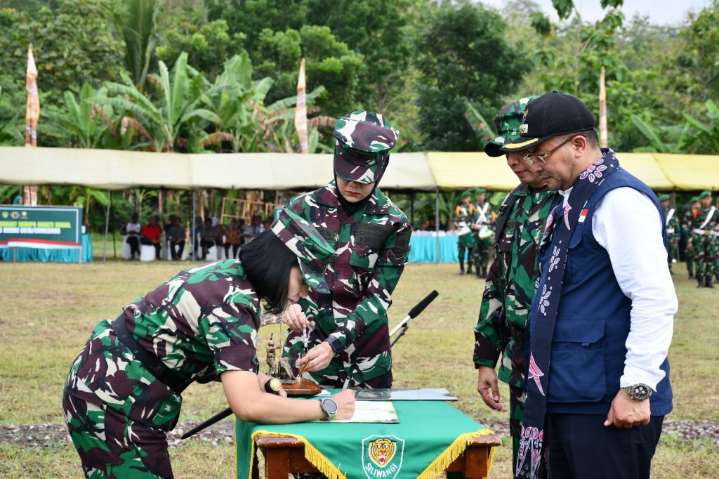 Komandan Lanal Bandung Pimpin Upacara Penutupan TMMD Ke-116 Tahun 2023 ...