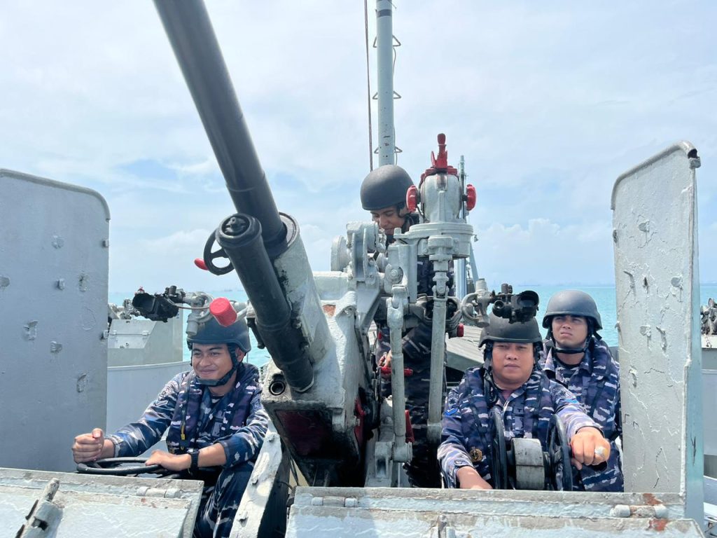 KRI Teluk Amboina-503 Latih Kesiapsiagaan Unsur Kapal Perang di Jajaran ...