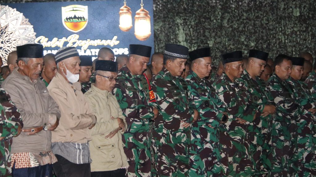 Doa Bersama Penutupan Latihan Proglatsiapos Sistem Blok Satgas Pamtas ...